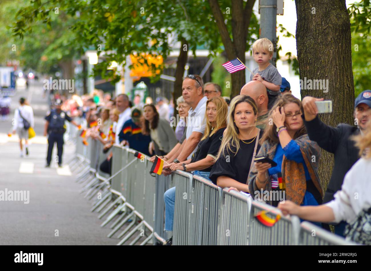 Immigrant crowd waving american flag hi-res stock photography and ...