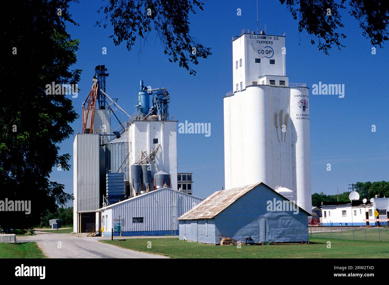 Grain elevator, Ellsworth, Kansas Stock Photo - Alamy