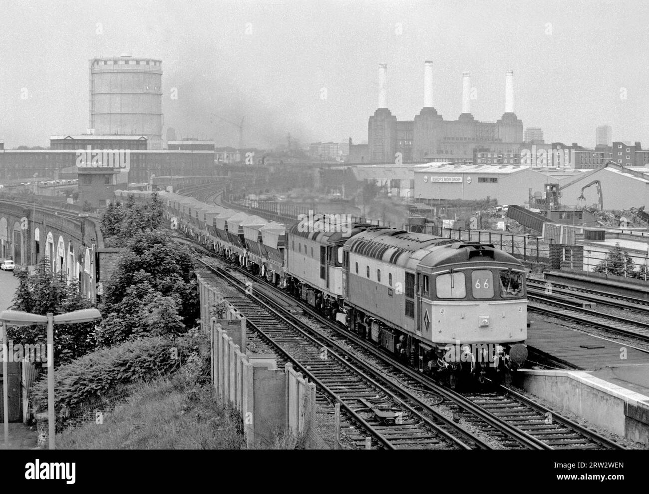 Rail axle Black and White Stock Photos & Images - Alamy