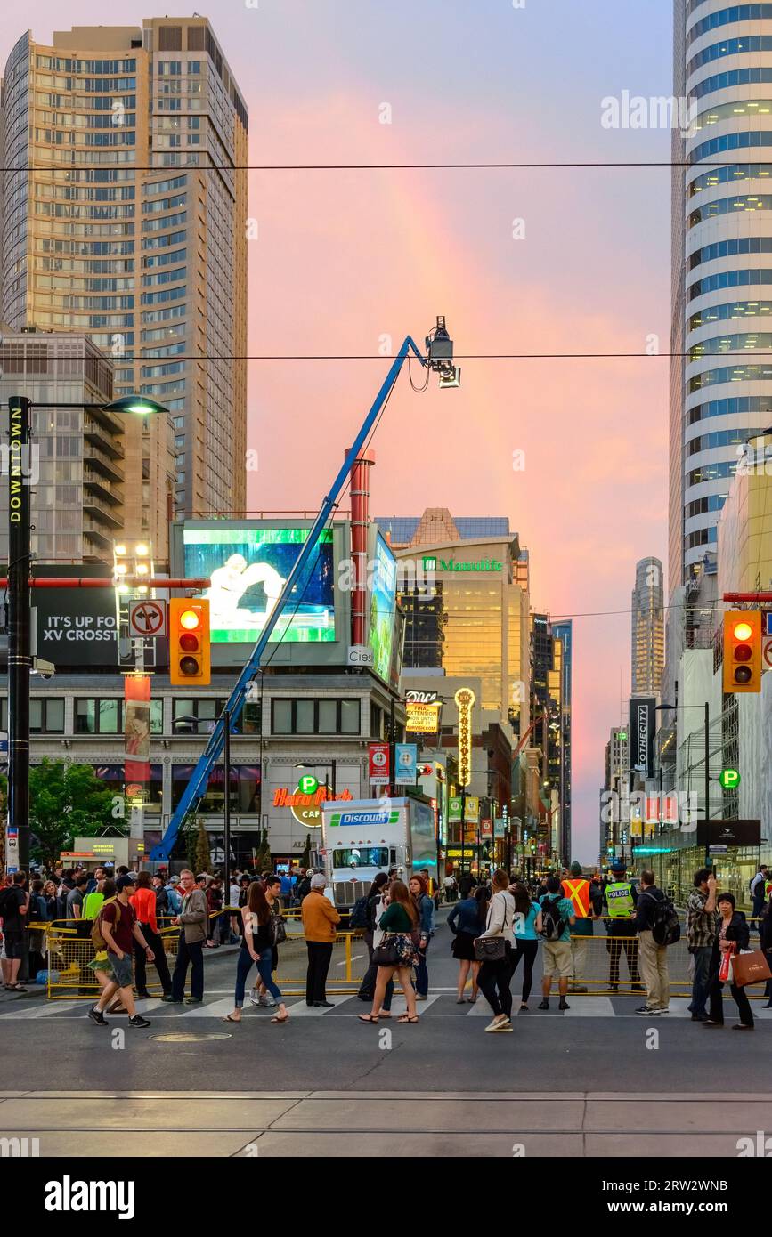 Downtown filming crane hi-res stock photography and images - Alamy