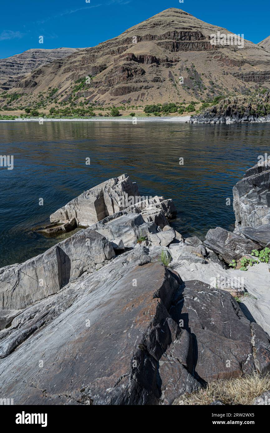 Snake River at the Nez Perce National Historical Park Petroglyphs, WA ...