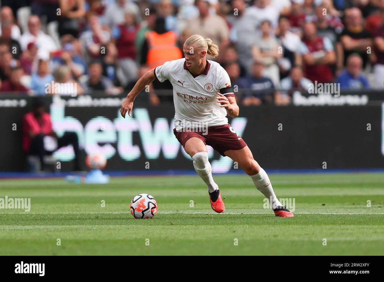 London, UK. 16th Sep, 2023. Erling Håland of Manchester City in action ...
