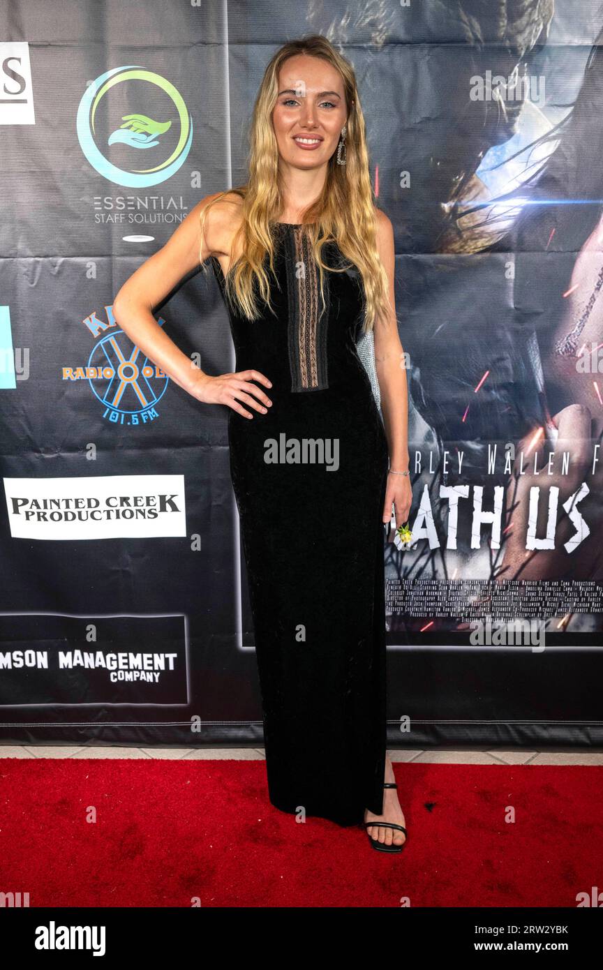 Kerry Bazarova bei der Premiere des Kinofilms 'Beneath Us All' im Laemmle Town Center 5. Los ...
