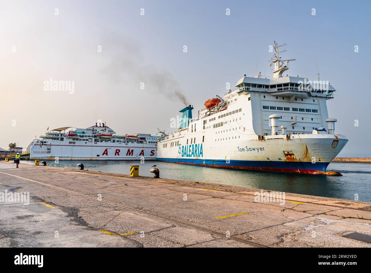 Ferries from the Armas and Balearia companies in the port of Motril ...