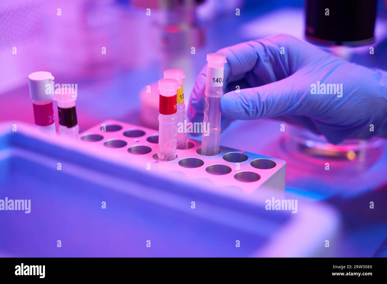 Cryo storage embryology hi-res stock photography and images - Alamy