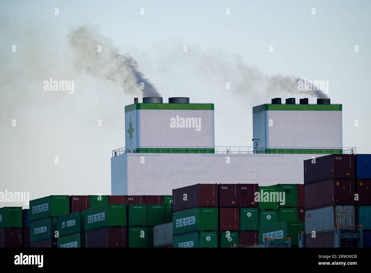 Wedel, Germany. 16th Sep, 2023. Exhaust gases come out of the stacks of ...