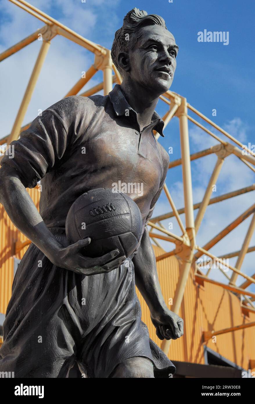 Statue of Billy Wright CBE the former captain of Wolverhampton ...