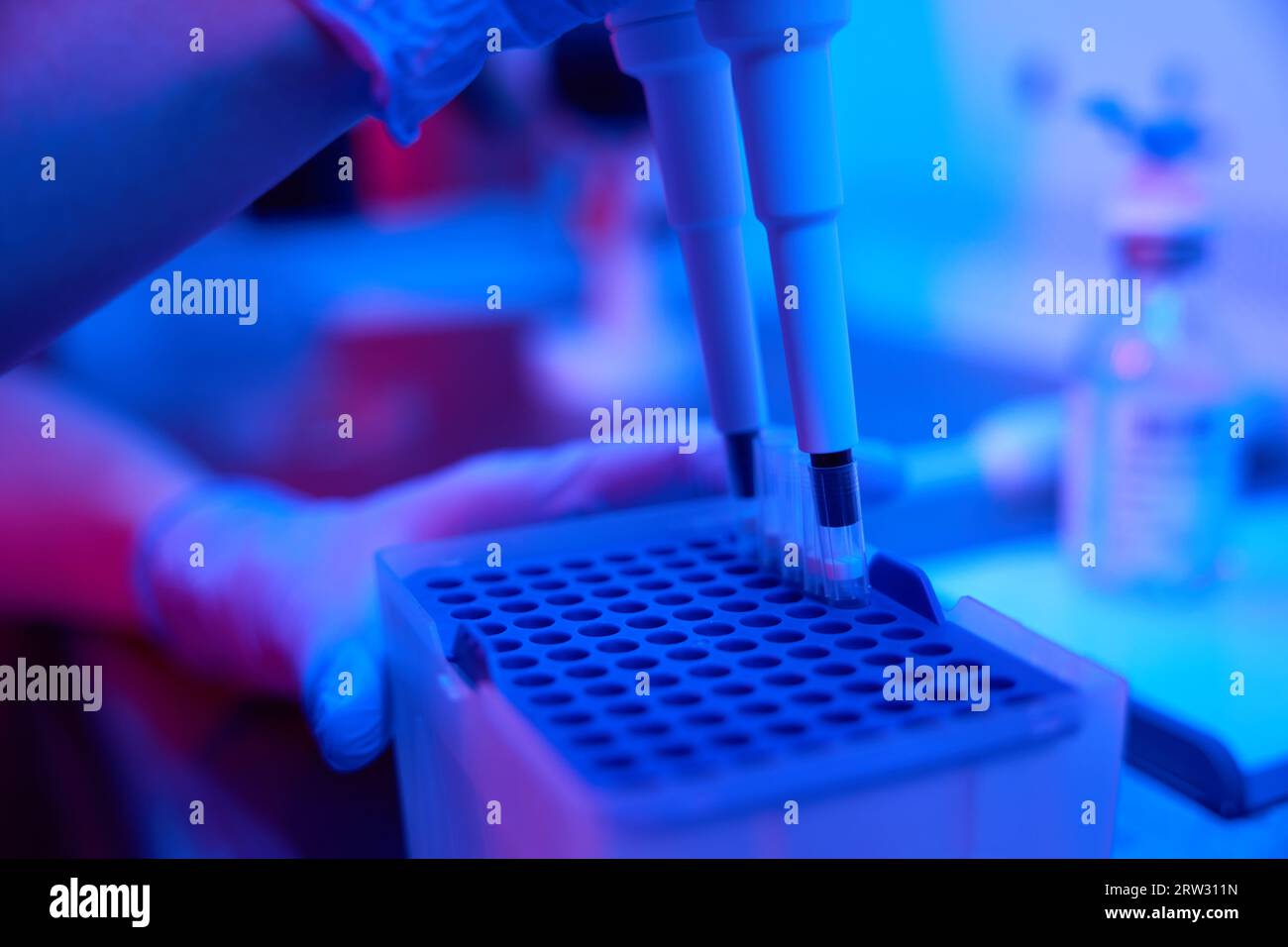 Laboratory devices for preparing biomaterial for freezing Stock Photo ...