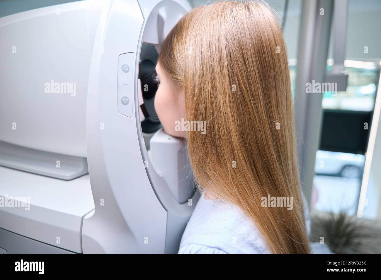 Autorefraction hi-res stock photography and images - Alamy