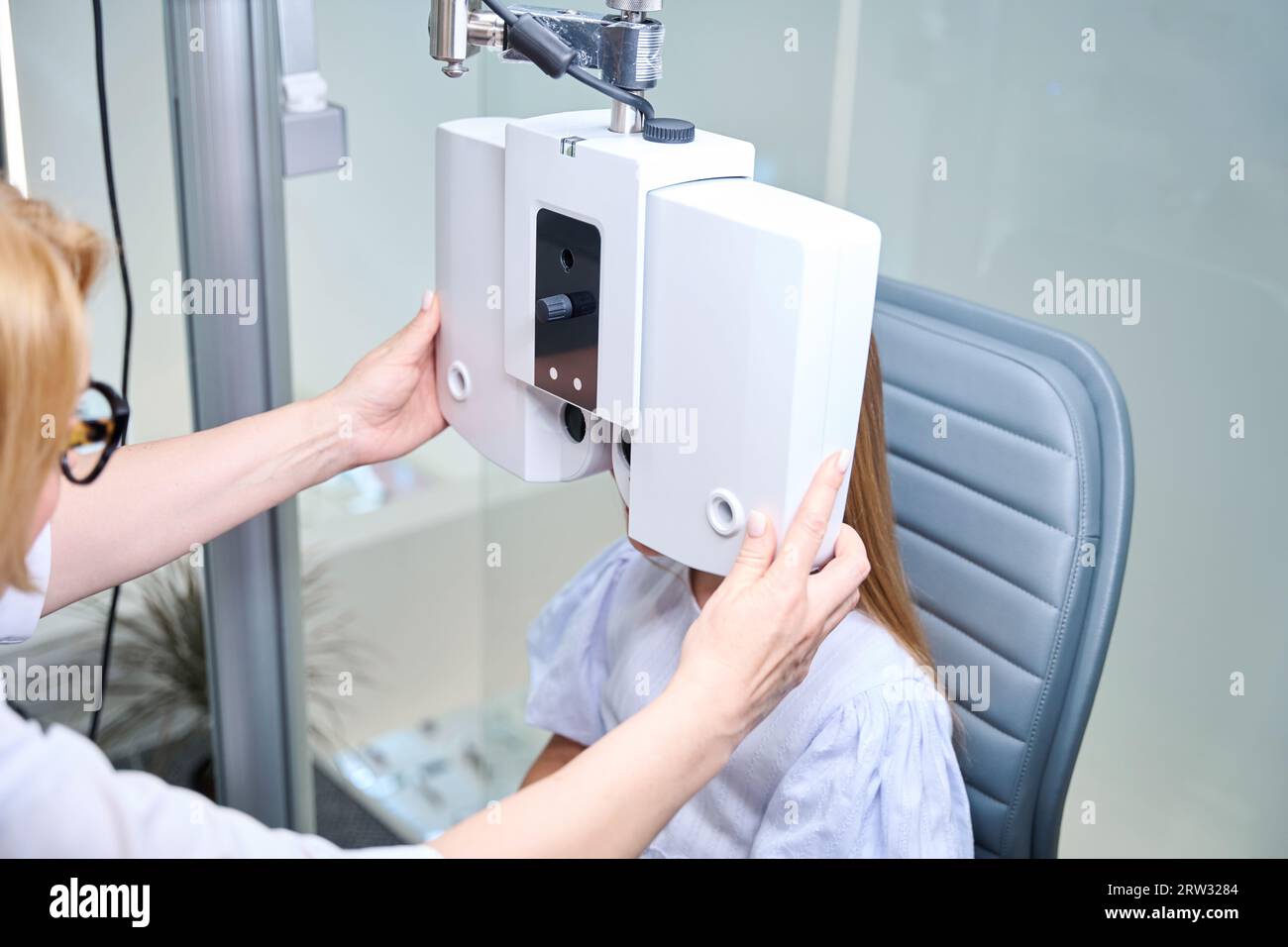 Orthoptist hi-res stock photography and images - Alamy