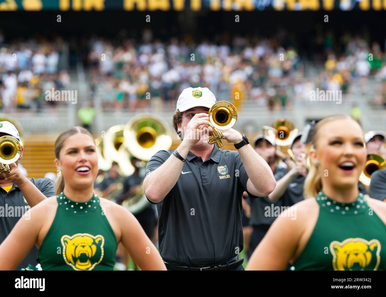 Waco, Texas, USA. 16th Sep, 2023. Baylor Bears band and cheerleaders ...