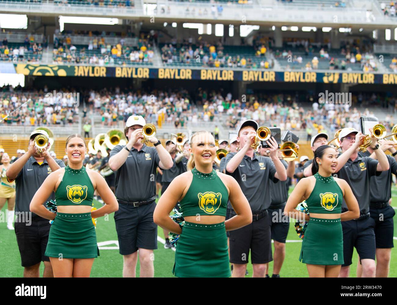 Waco, Texas, USA. 16th Sep, 2023. Baylor Bears cheerleaders and band ...