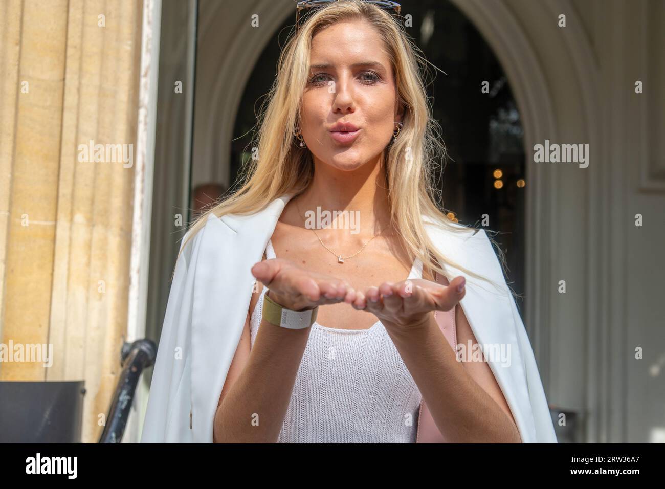 London, UK. 16th Sep, 2023. Fashionistas and Celebrities Flock to ...