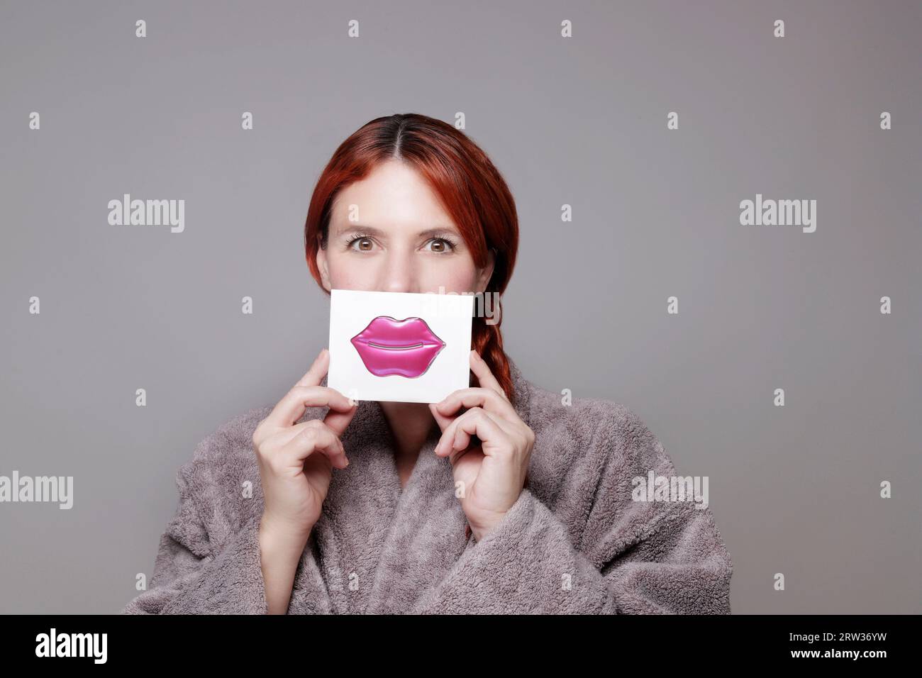 Moisturizing routine hi-res stock photography and images - Alamy