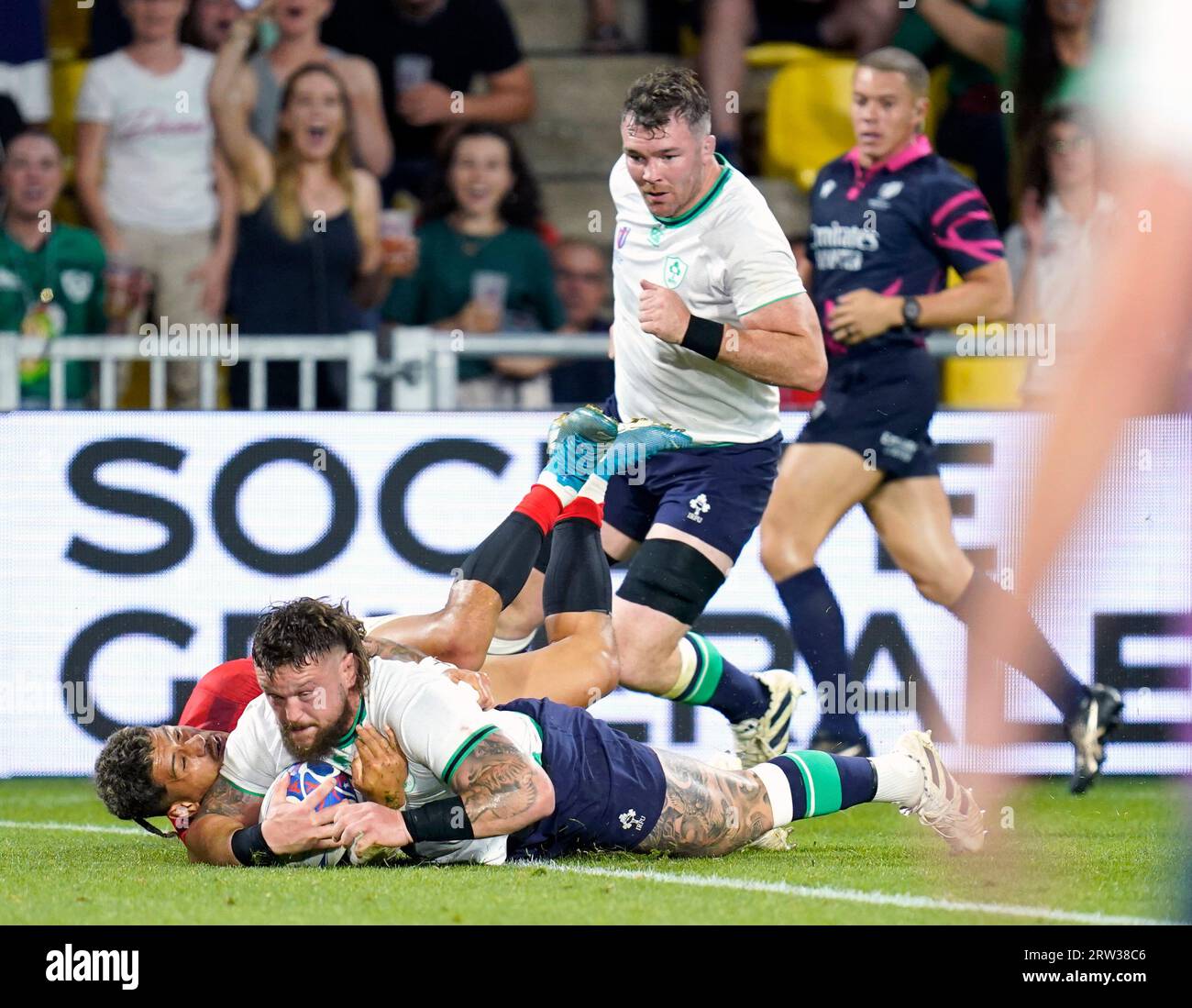 Review ampics hi-res stock photography and images - Alamy