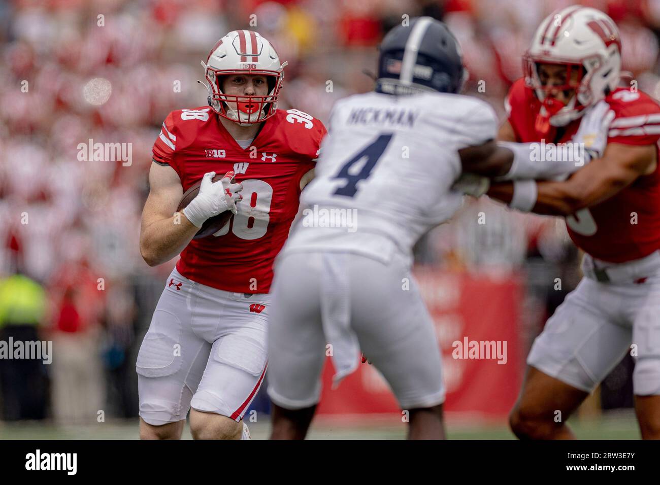MADISON, WI - SEPTEMBER 16: Wisconsin Badgers tight end Tucker Ashcraft ...