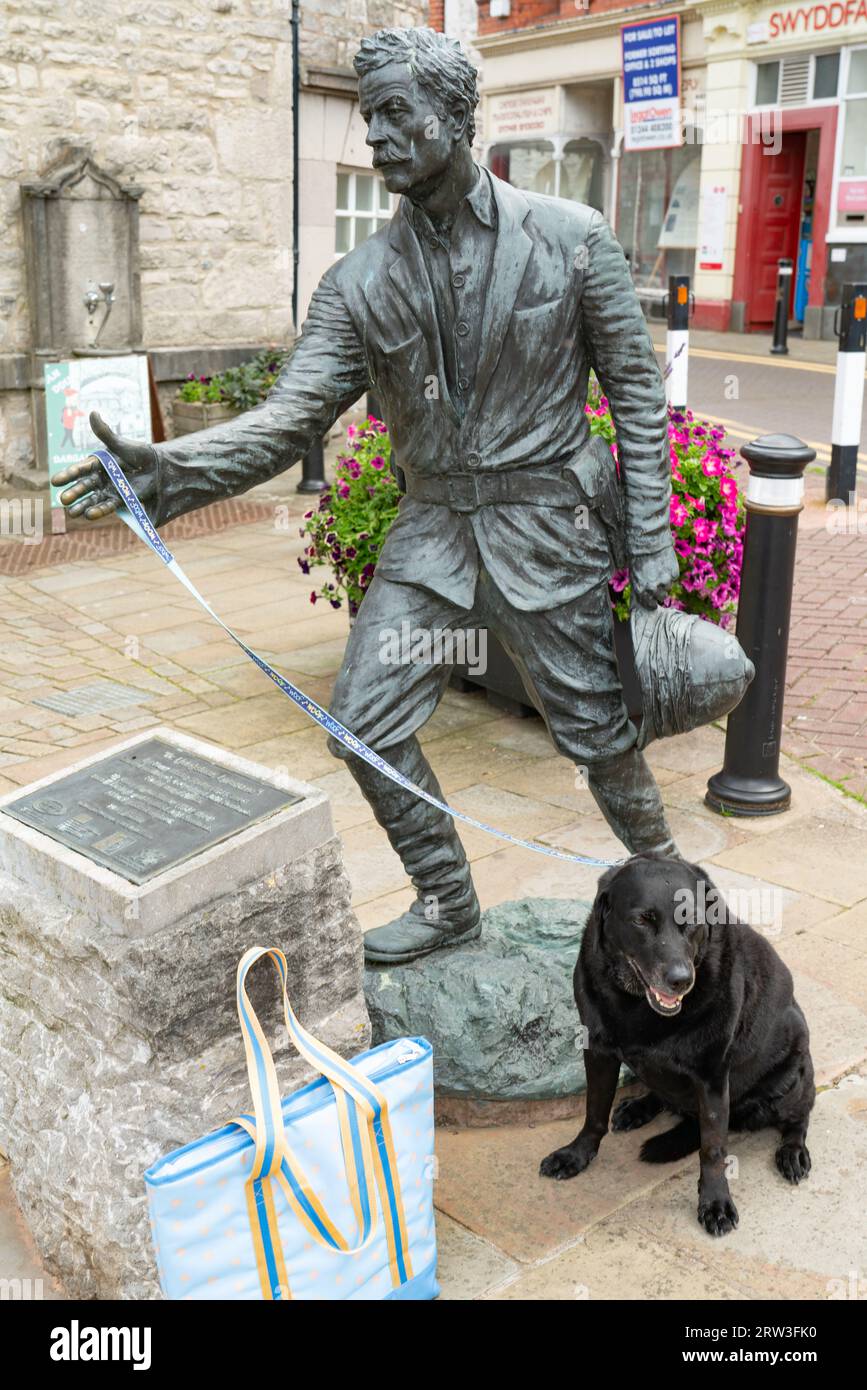 The H.M. Stanley Statue, outside the Library, Denbigh, North Wales ...