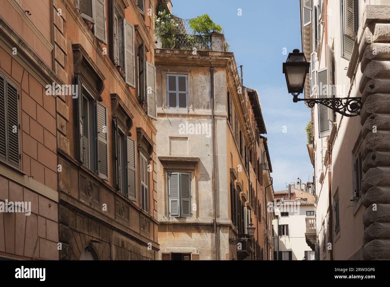 Traditional residential buildings and architecture in Rione VI Parione ...