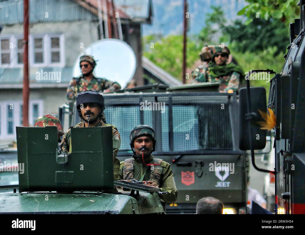 Srinagar Kashmir, India. 16th Sep, 2023. Indian army soldiers are seen ...