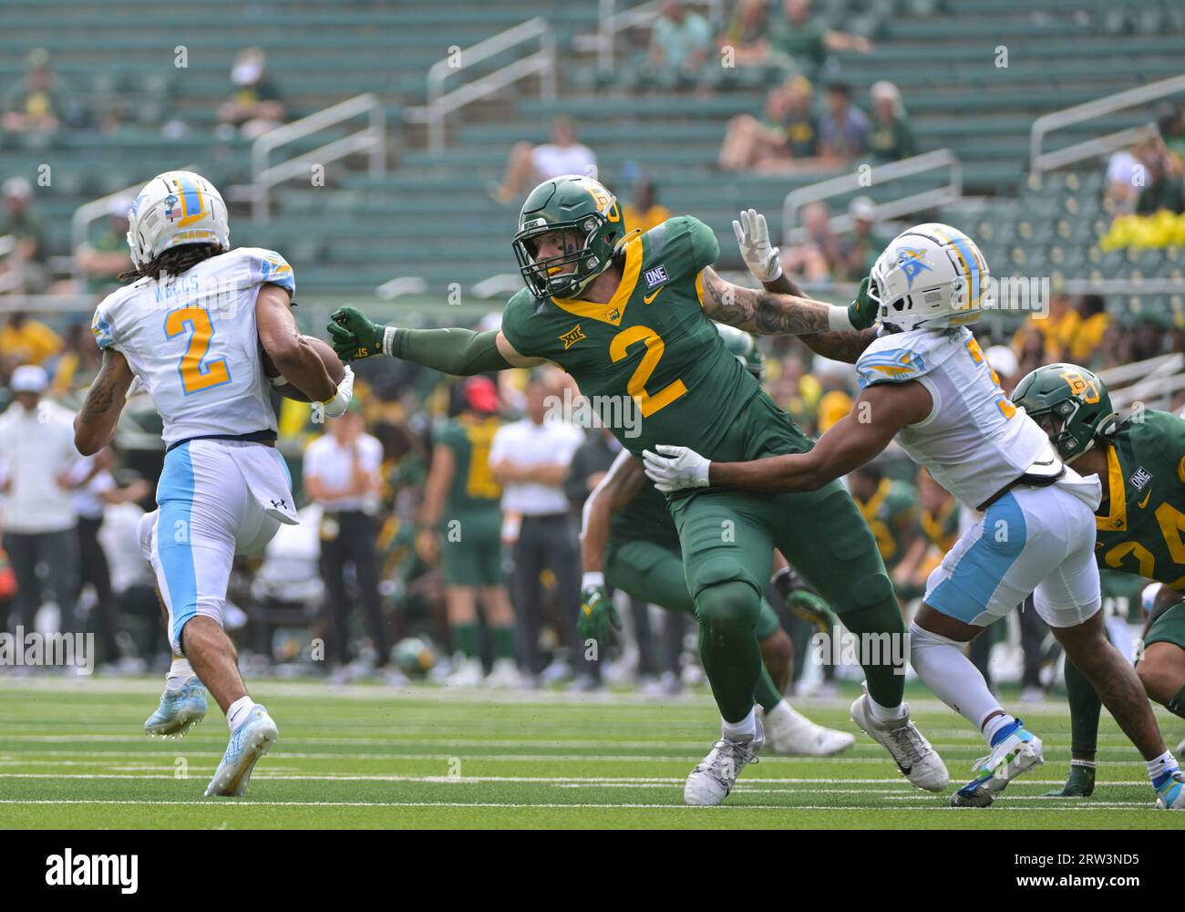 Waco, USA. 16th Sep, 2023. September 16 2023: Baylor Bears linebacker ...