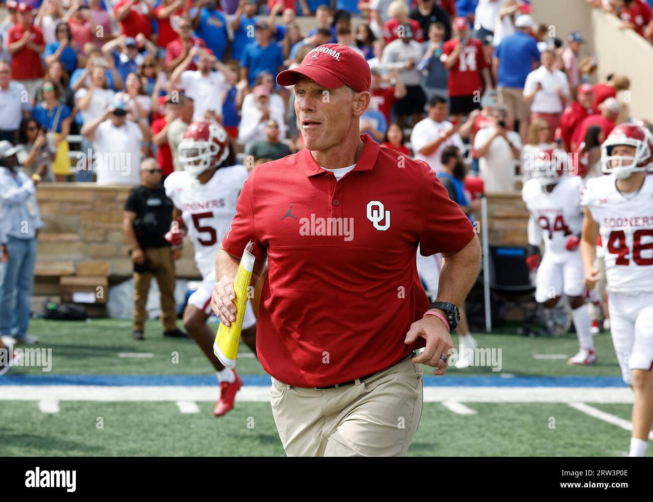 Oklahoma head coach Brent Venables runs onto the field before the start ...