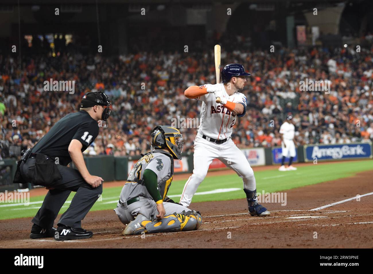 Houston Astros third baseman Alex Bregman (2) batting in the bottom of ...
