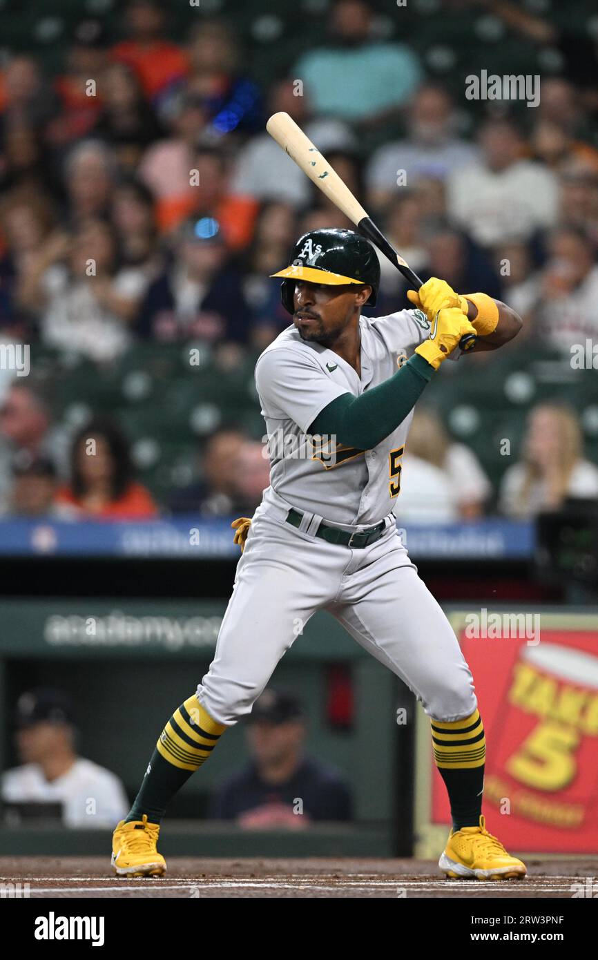 Oakland Athletics second baseman Tony Kemp (5) batting in the top of ...