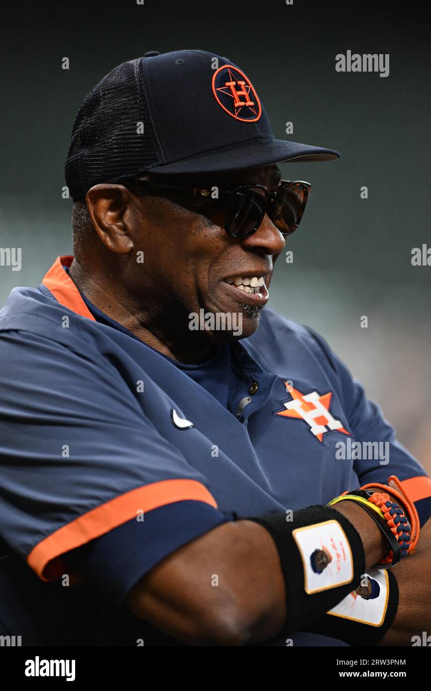 Houston Astros manager Dusty Baker Jr. (12) enjoys a laugh prior to the ...