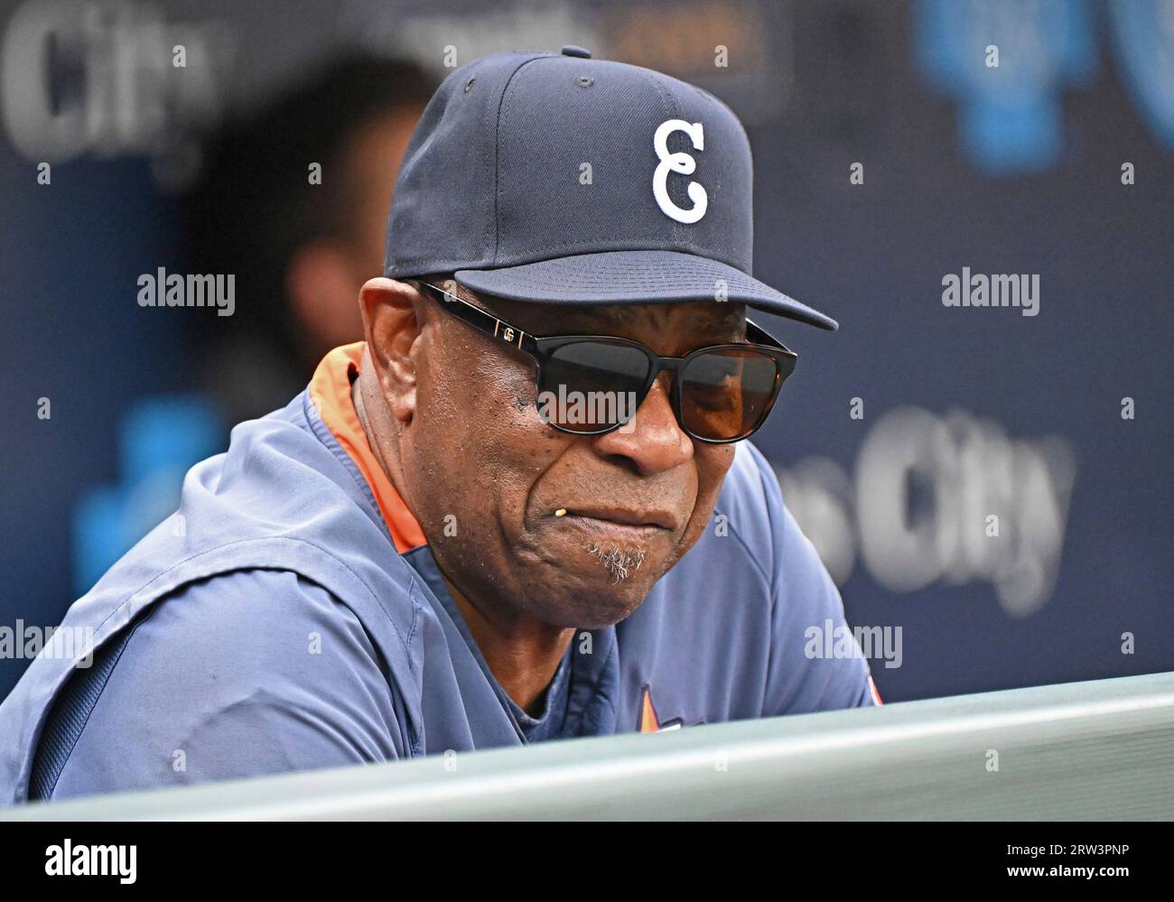 Houston Astros manager Dusty Baker Jr. looks on during batting practice ...