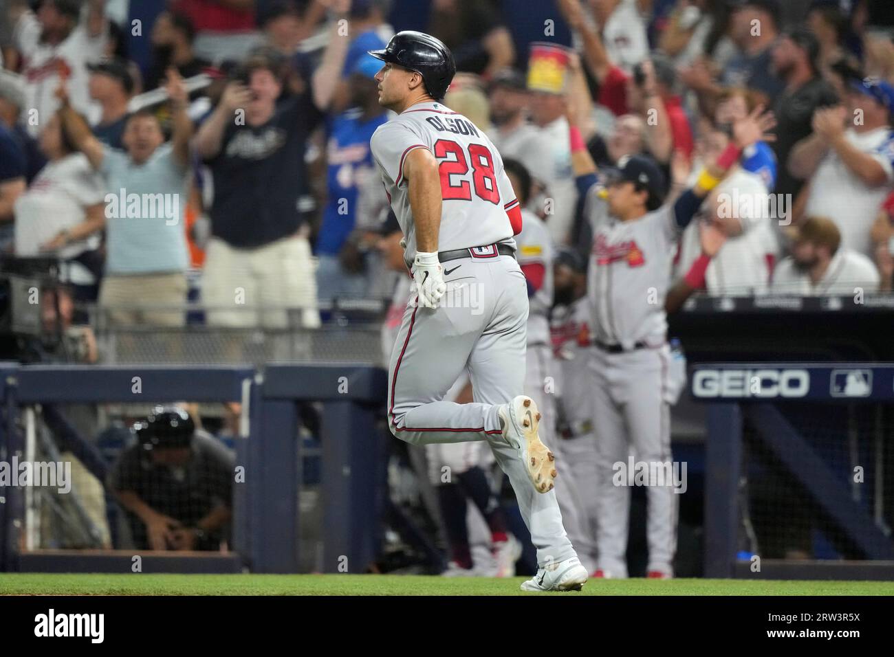 Atlanta Braves' Matt Olson (28) runs the bases after hitting a solo ...