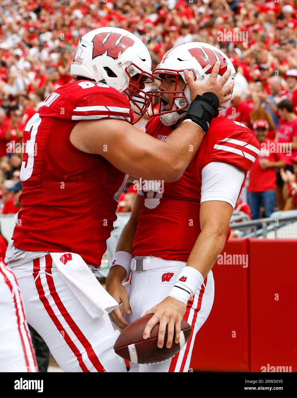 Madison, WI, USA. 16th Sep, 2023. Wisconsin Badgers quarterback Tanner ...