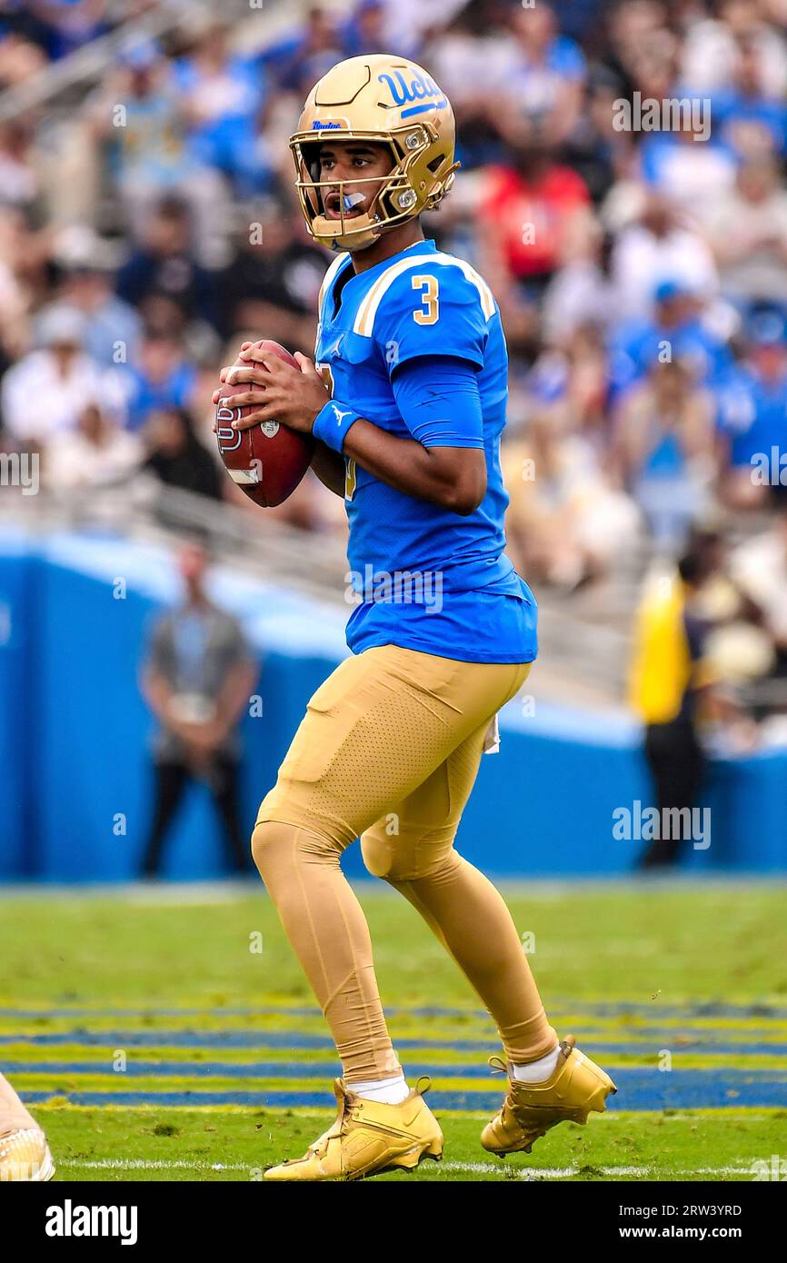 September 16, 2023 Pasadena, CA.UCLA Bruins quarterback Dante Moore #3 ...
