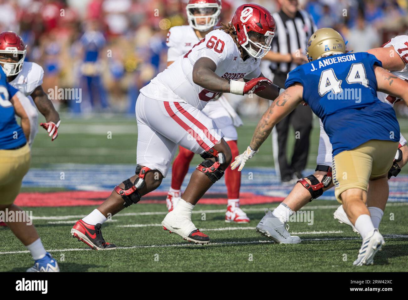 Oklahoma offensive lineman Tyler Guyton (60) during the first half of ...
