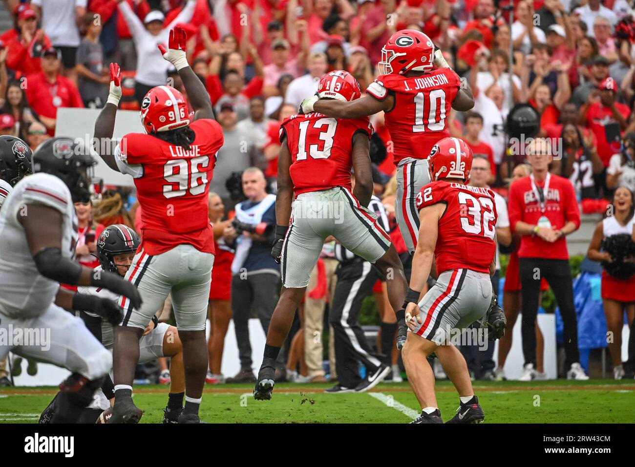 ATHENS, GA - SEPTEMBER 16: Georgia Bulldogs defensive lineman Mykel ...
