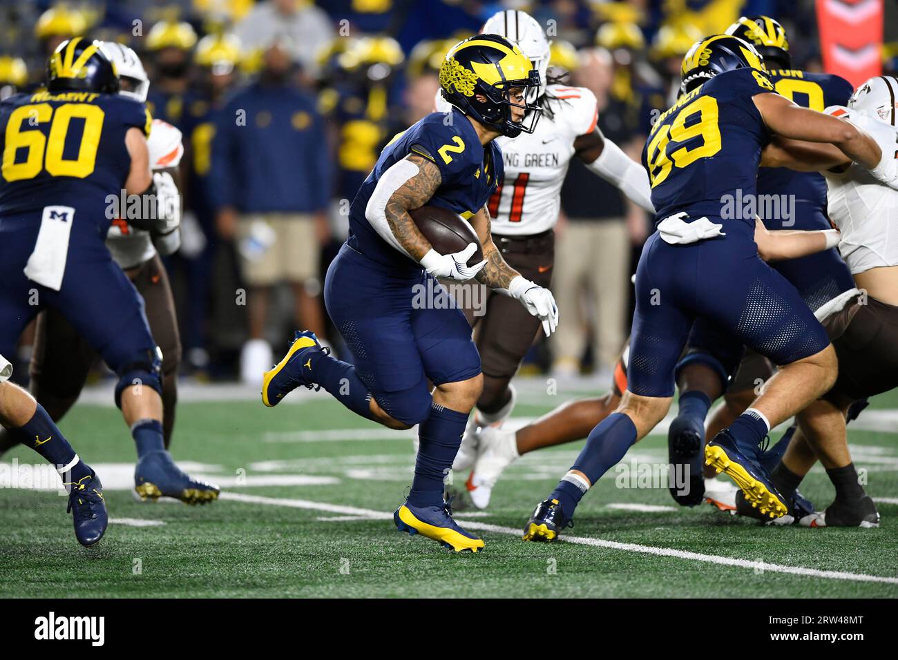 Michigan running back Blake Corum (2) runs against Bowling Green in the ...