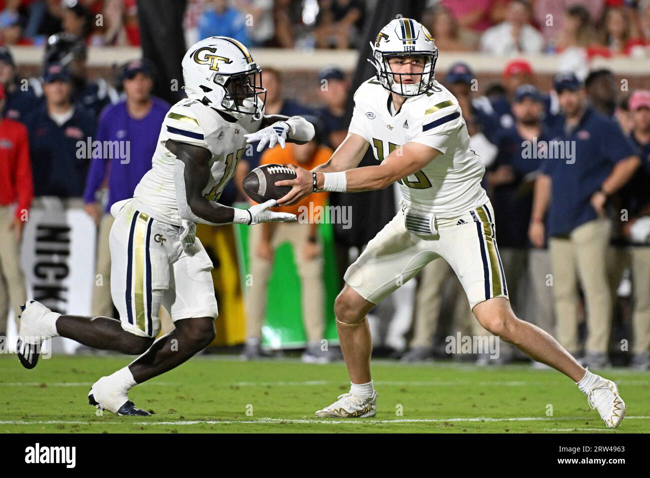 Georgia Tech quarterback Haynes King (10) hands the ball off to wide ...