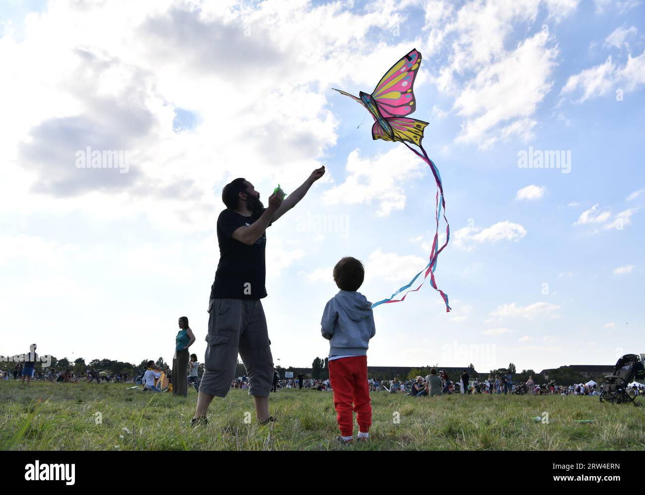 Berlin, Germany. 16th Sep, 2023. People fly kites during the Giant Kite ...