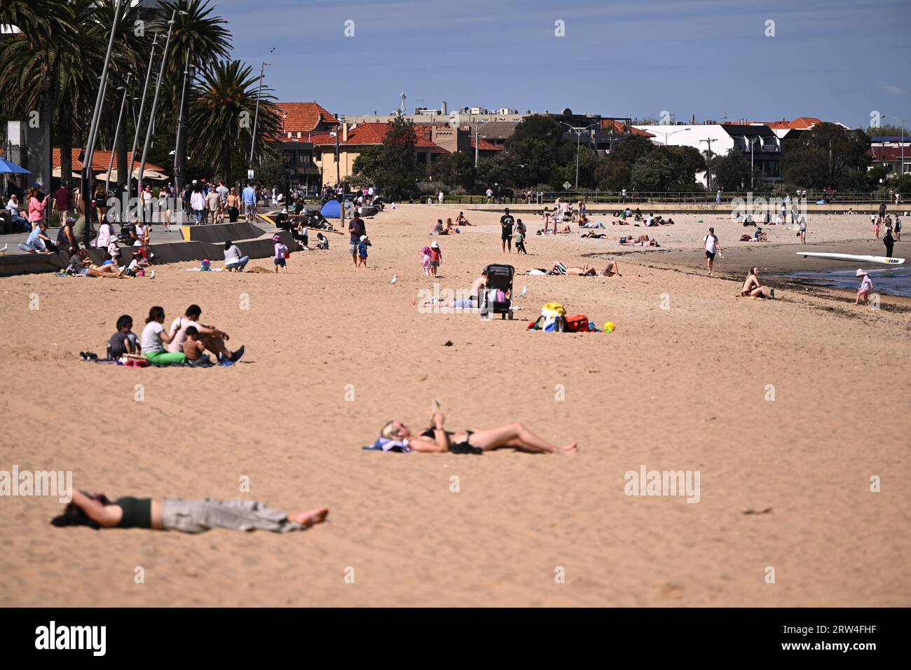 Melbourne, Australia. 17th Sep, 2023. Beachgoers gather on the sand at ...