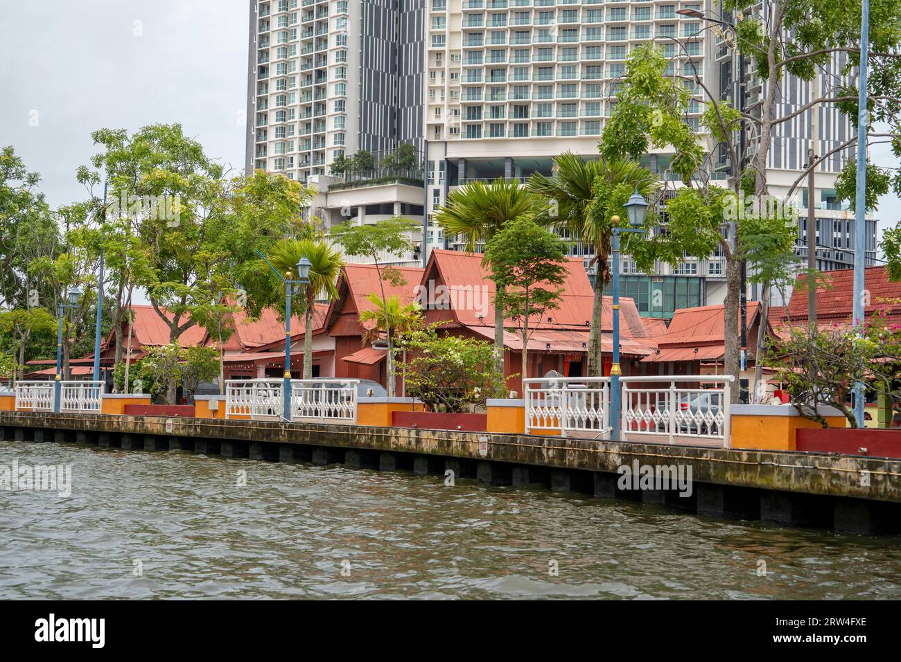 The Malacca River is a river in Malaysia which flows through the middle ...