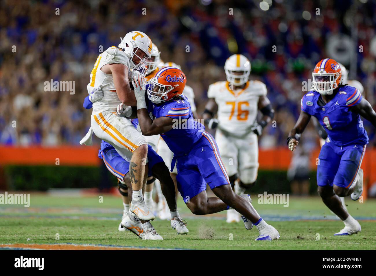 GAINESVILLE, FL - SEPTEMBER 16: Florida Gators defensive end Kelby ...