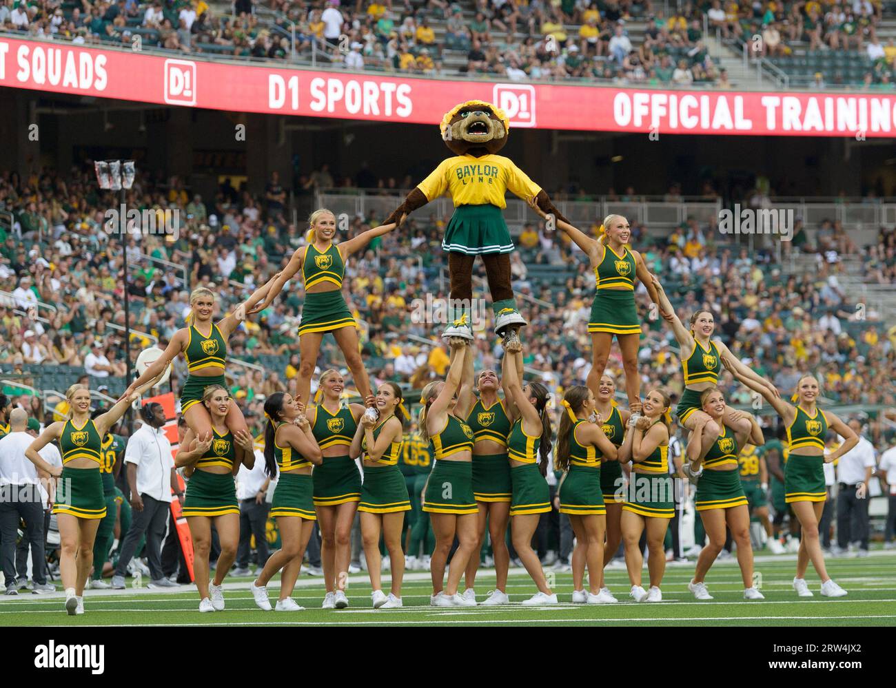Sharks mascot hi-res stock photography and images - Alamy