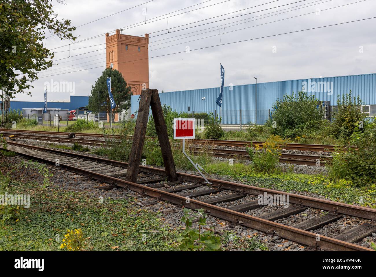 Lollar, Germany. 13th Sep, 2023. The still disused Lumdatalbahn line ...