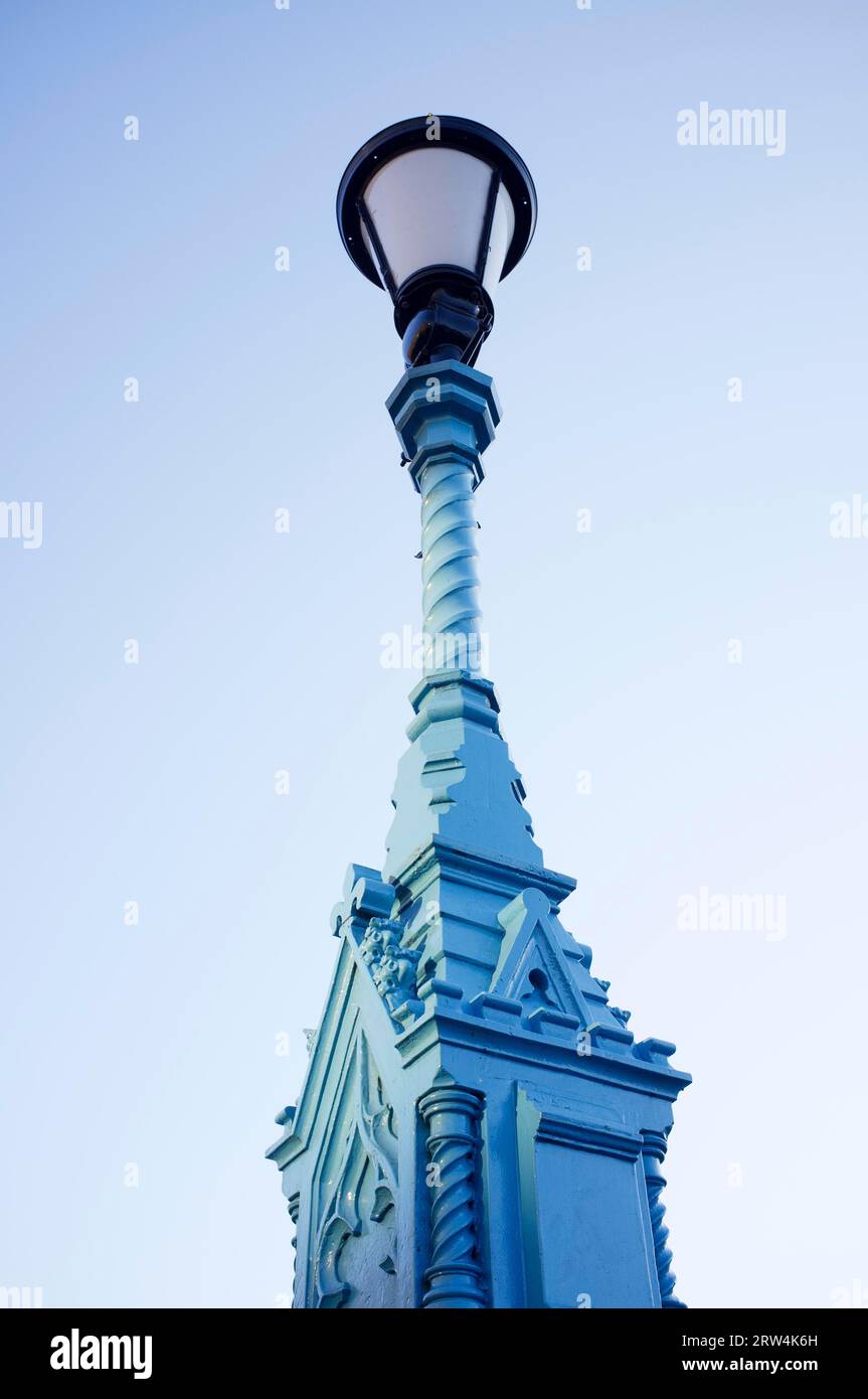 Bridge post detail hi-res stock photography and images - Alamy