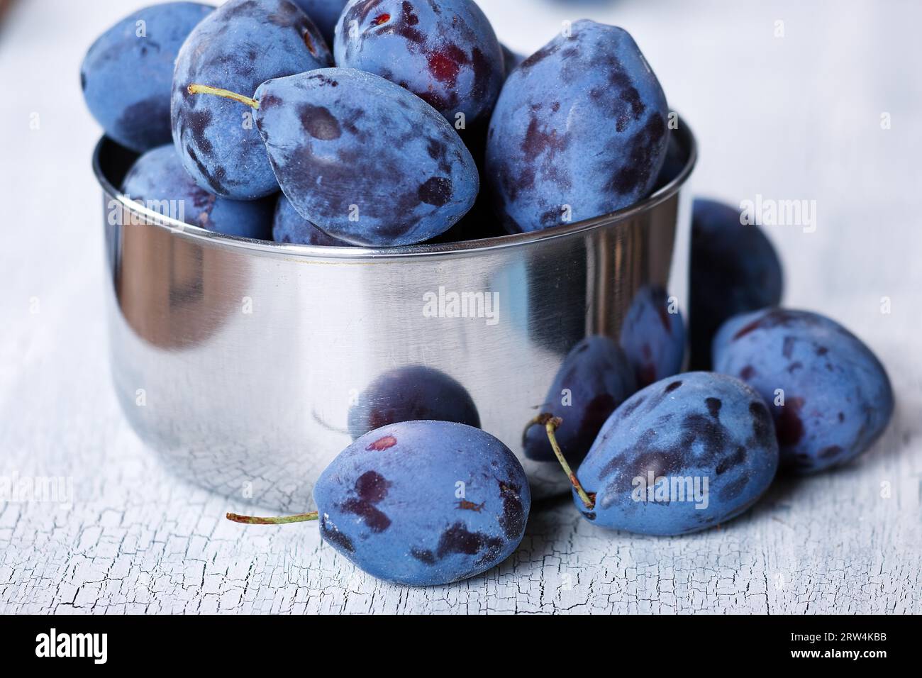 Plums in a pot hi-res stock photography and images - Alamy