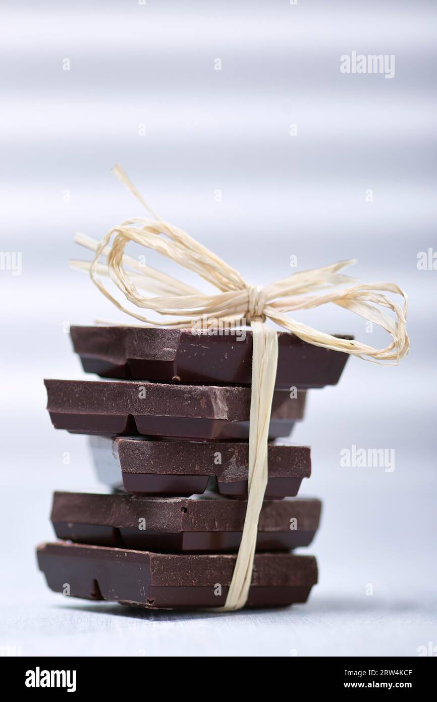 Tied raffia hi-res stock photography and images - Alamy