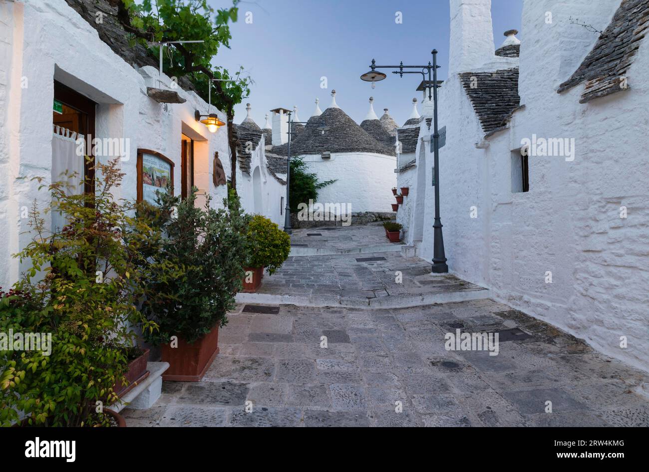 Twilight, restaurant, trullo, trulli, traditional round houses, trullo ...