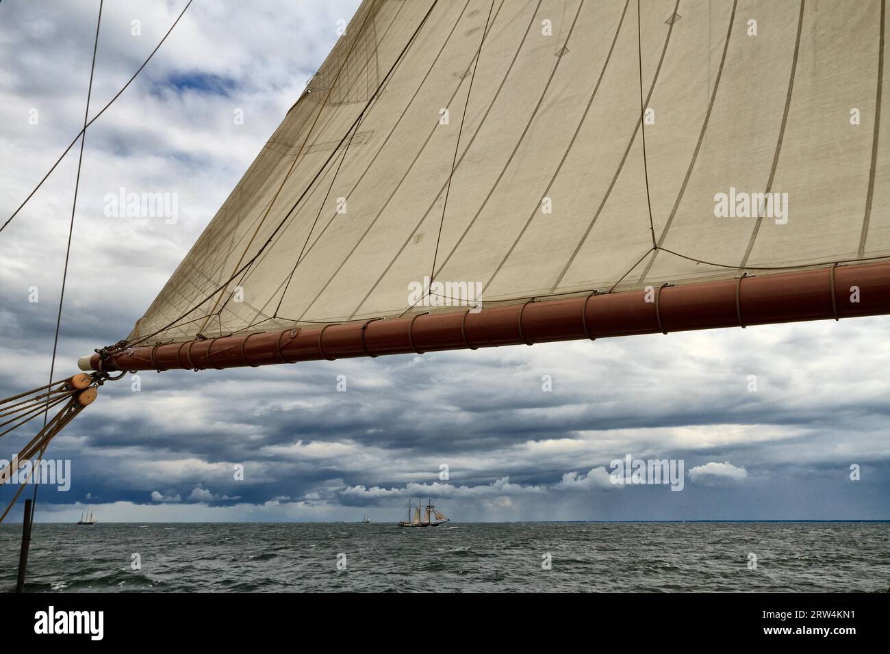 Sailing screen hi-res stock photography and images - Alamy