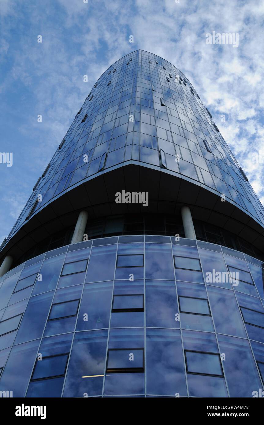 Skyscraper building triangle hi-res stock photography and images - Alamy