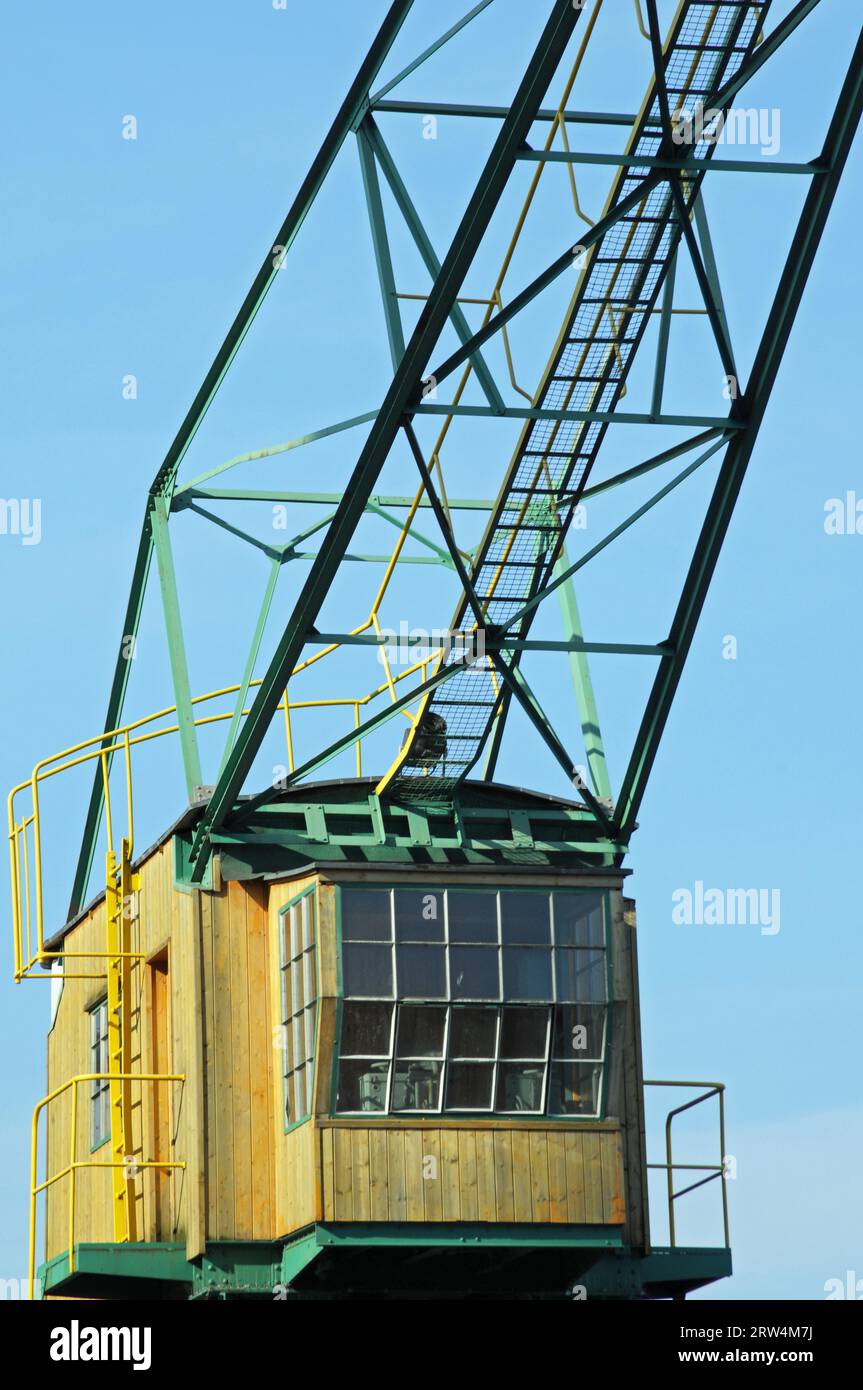 Lifting crane hi-res stock photography and images - Alamy