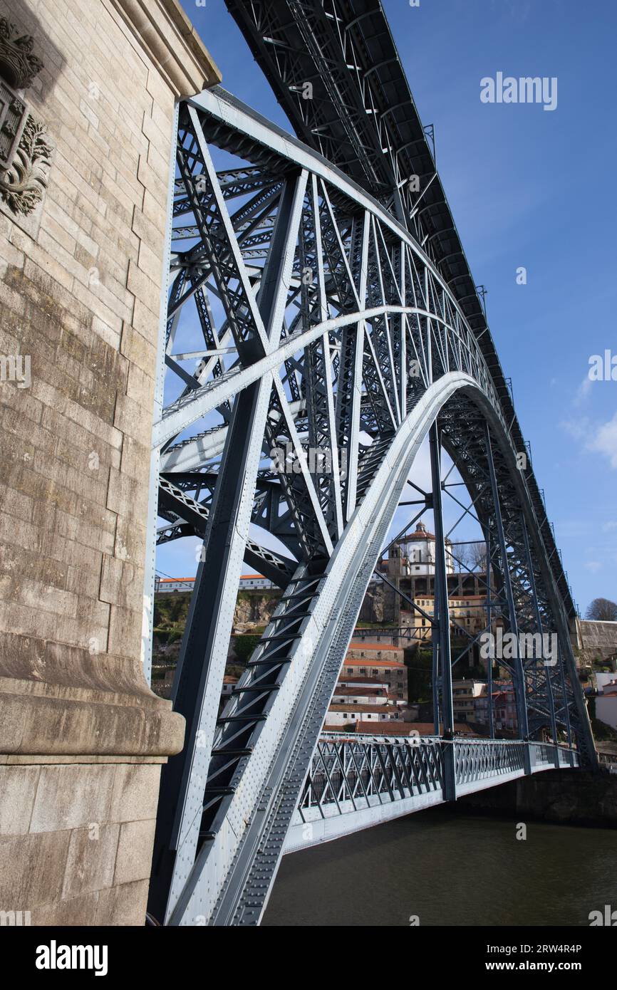 Dom Luis I metal arch bridge over Douro river in Porto, Portugal Stock ...